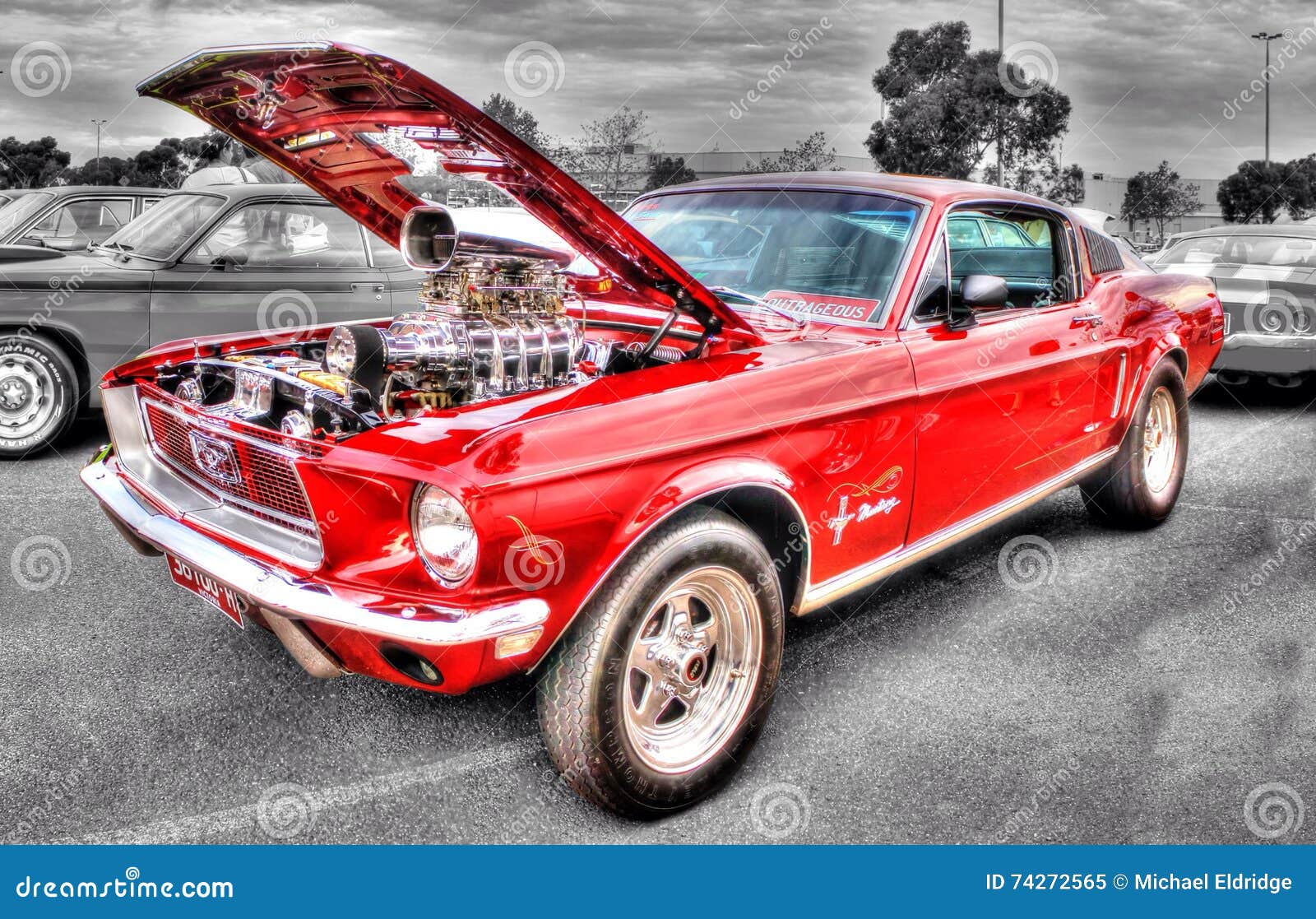 Ford Mustang Rouge Classique Image éditorial - Image du rétro, noir ...