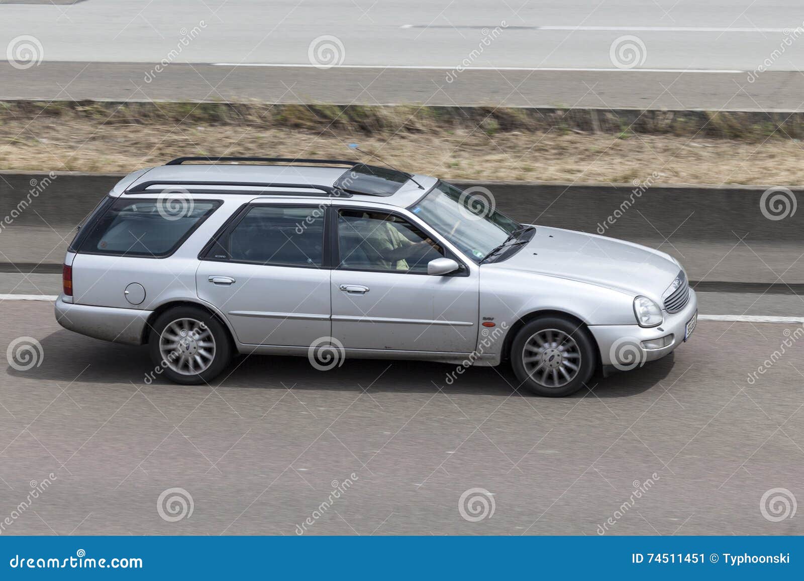 Ford Scorpio Estate Sur La Route Photo éditorial - Image du route ...