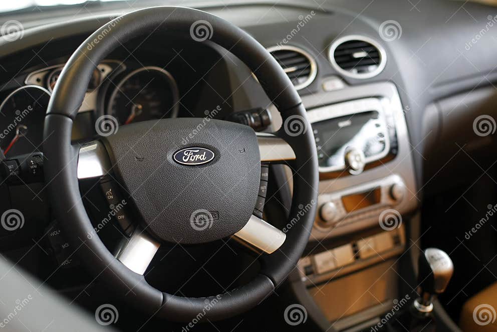 Ford-Zeichen redaktionelles stockfoto. Bild von erscheinen - 17770308