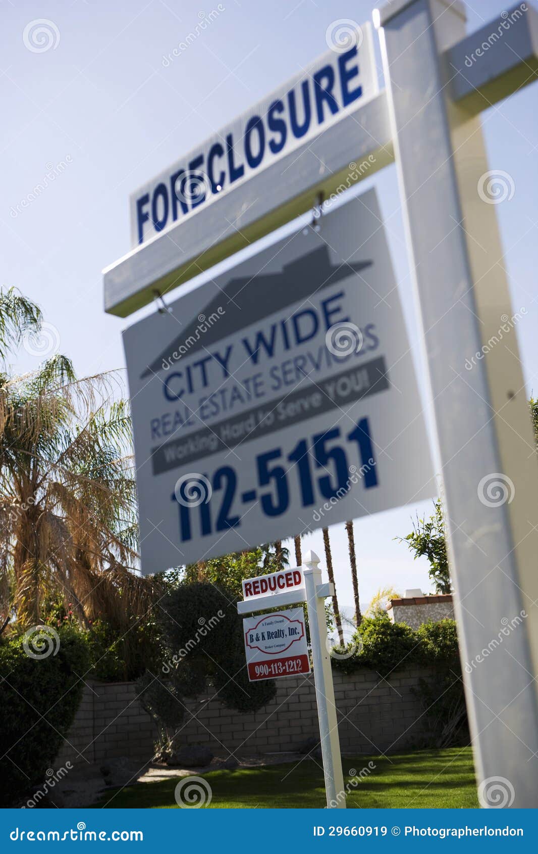 Foreclosure Real Estate Sign Editorial Stock Image - Image of sign ...