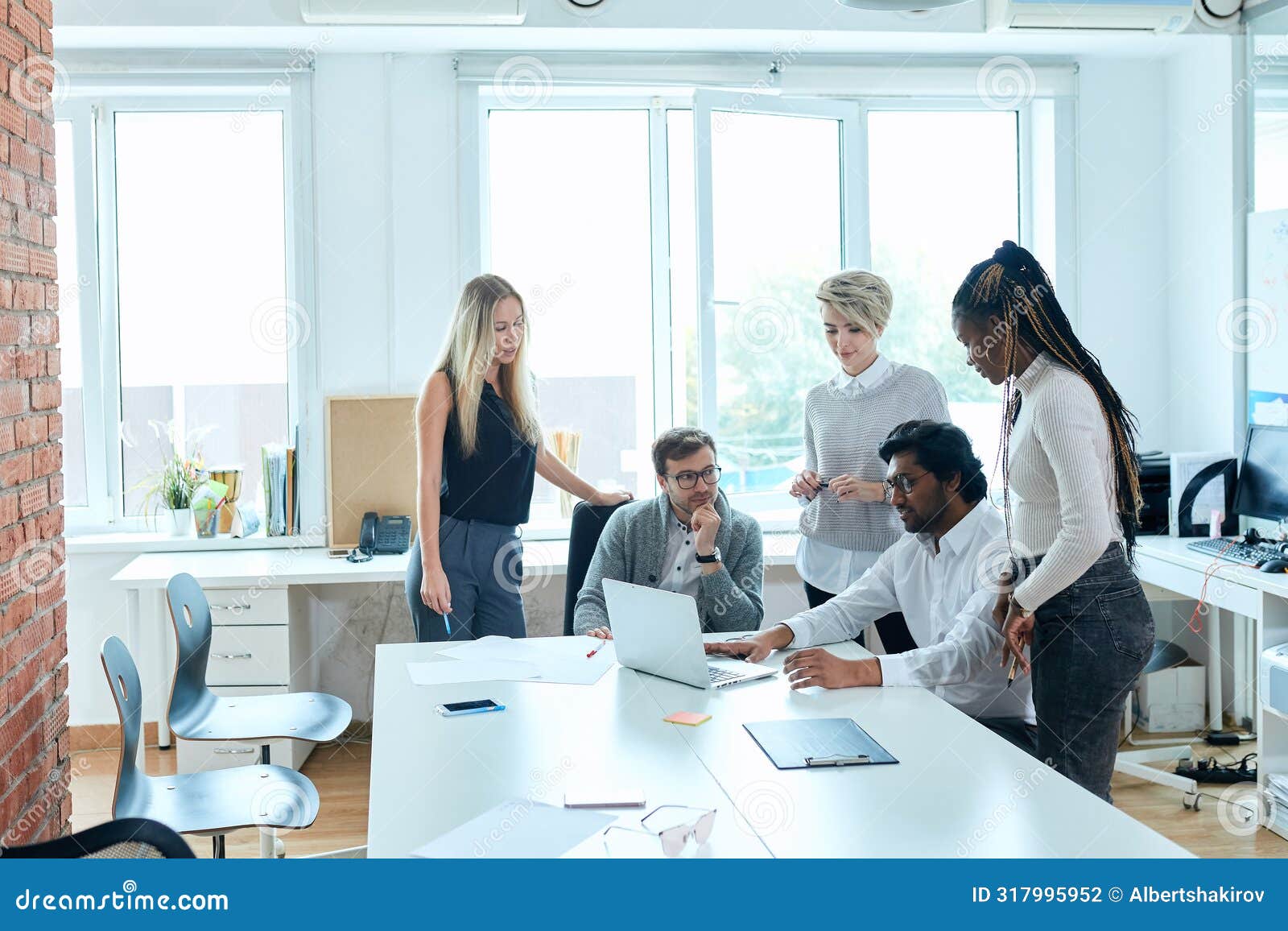 Foreign Companions are Sharing with Ideas in the Modern Office Stock ...