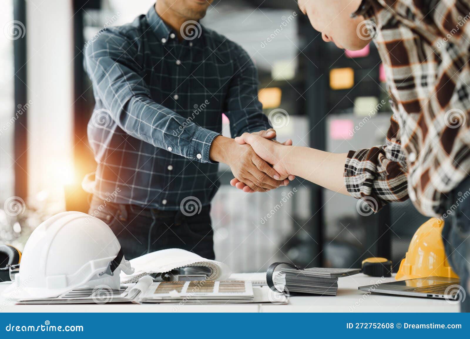 Foreman or Civil Engineer Handshake Making Modern Construction ...