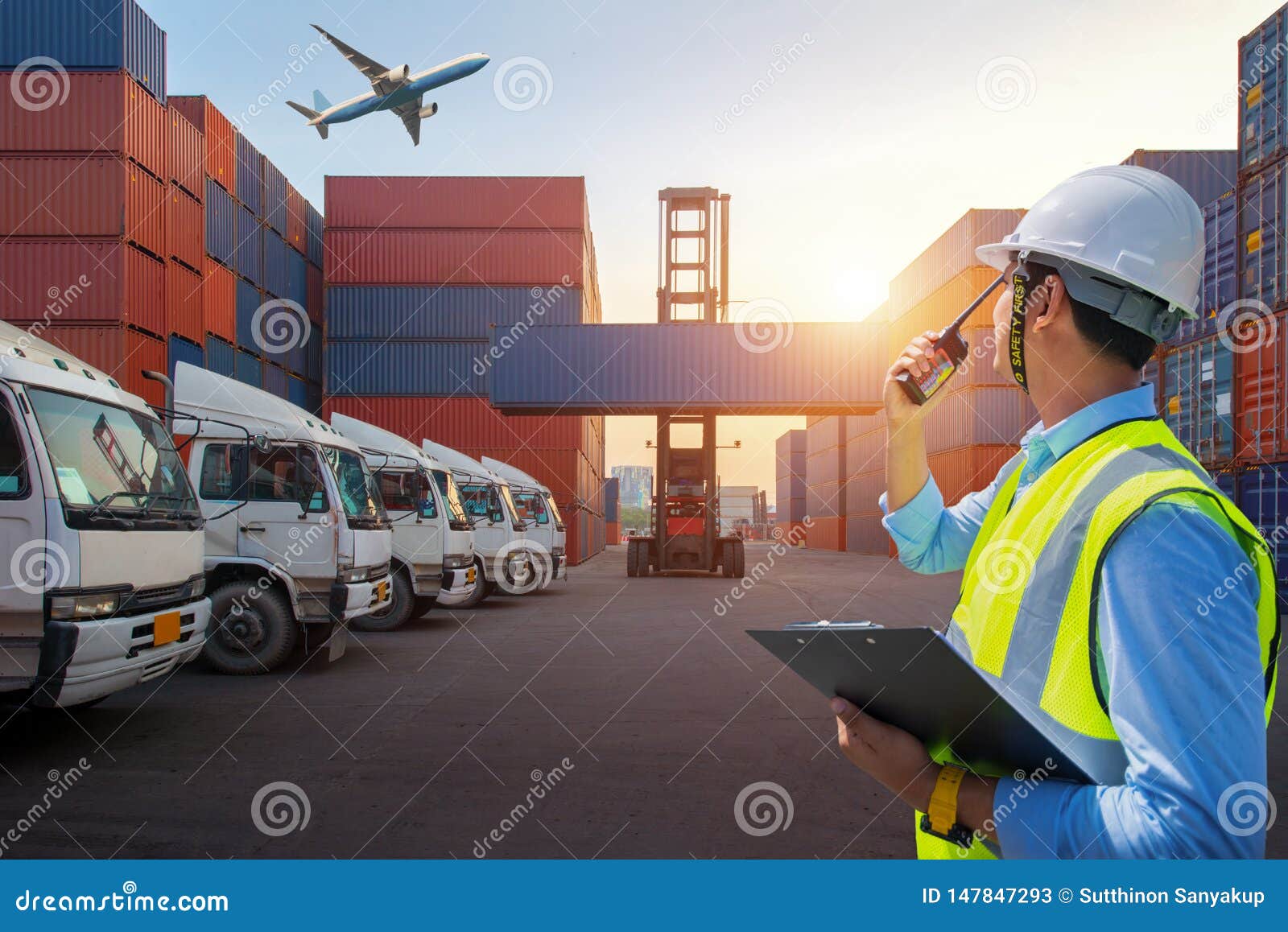 Foreman Control Loading Containers Box from Cargo Freight Ship for ...