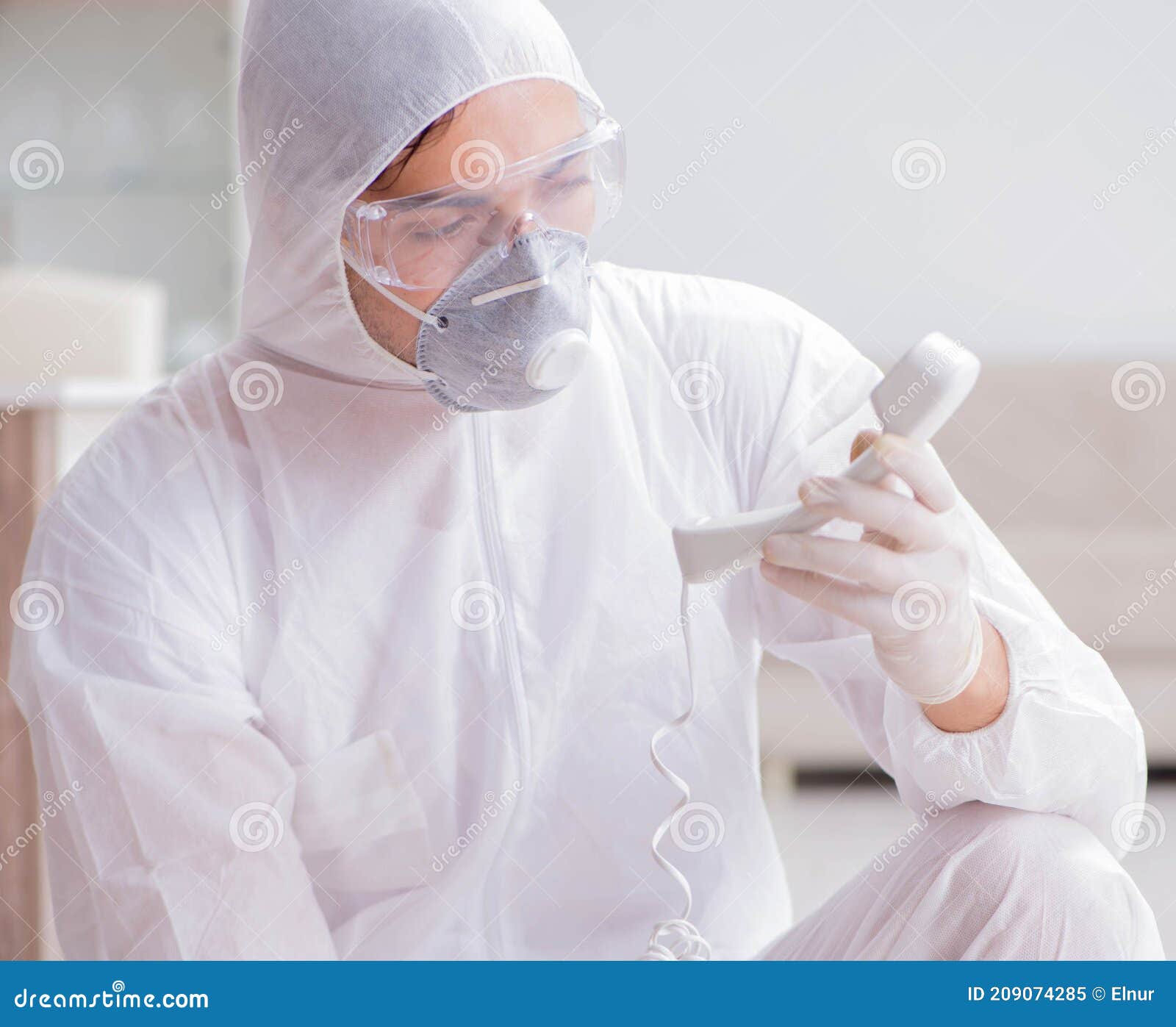 Forensic Expert at Crime Scene Doing Investigation Stock Image - Image ...