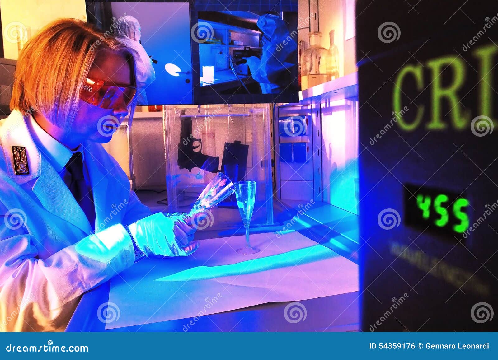 Forensic editorial photo. Image of discovery, blue, disease - 54359176