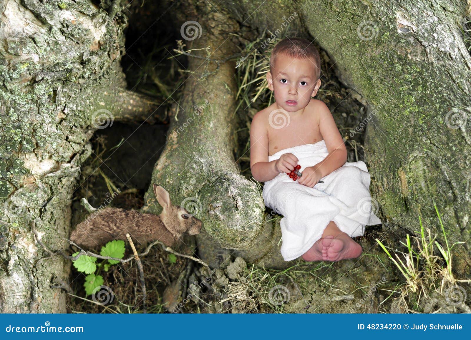 Forest Child photo stock. Image du durée, nature, enfant - 48234220