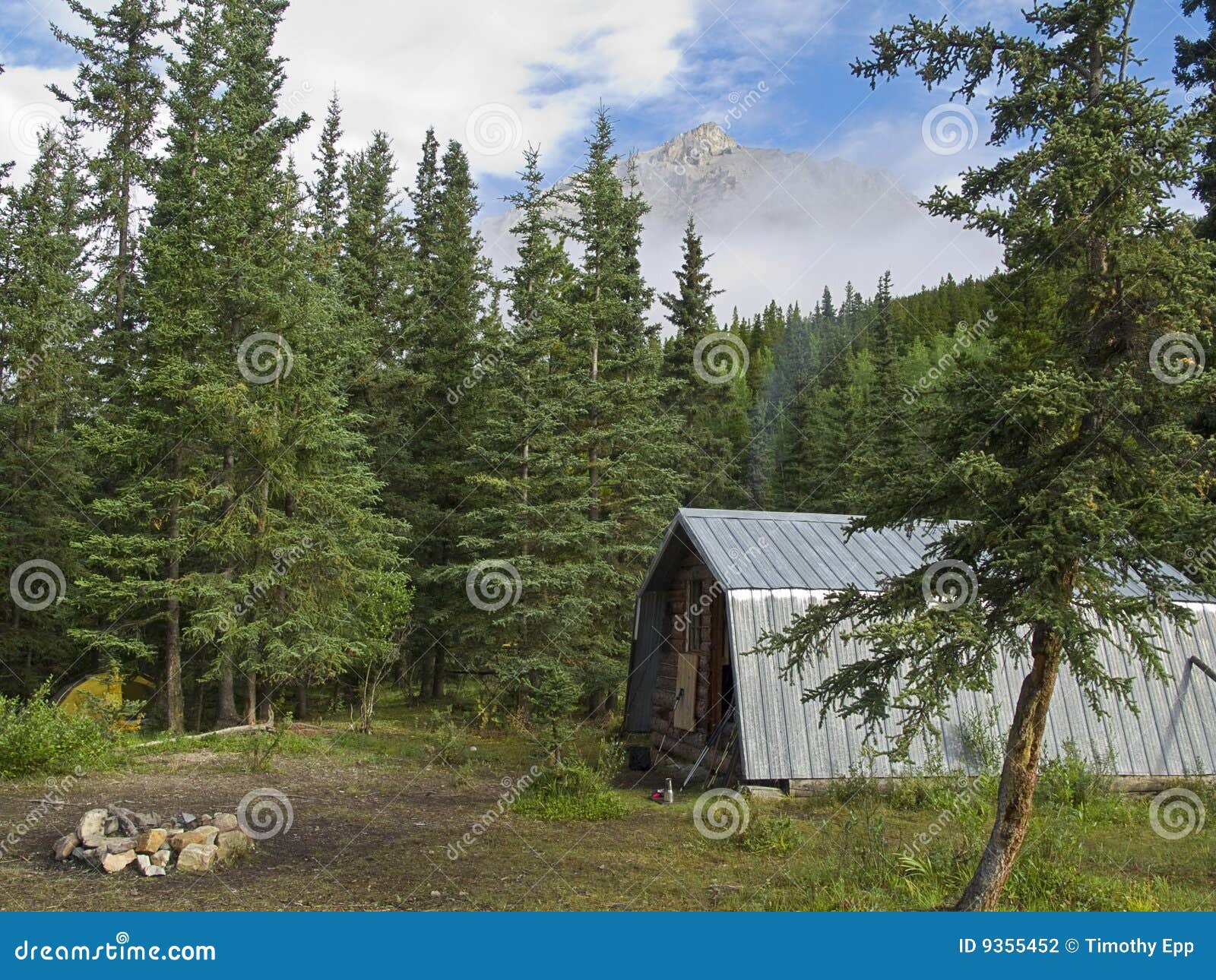 Forest Ranger Cabin and Camp Stock Photo - Image of rural, outdoor: 9355452