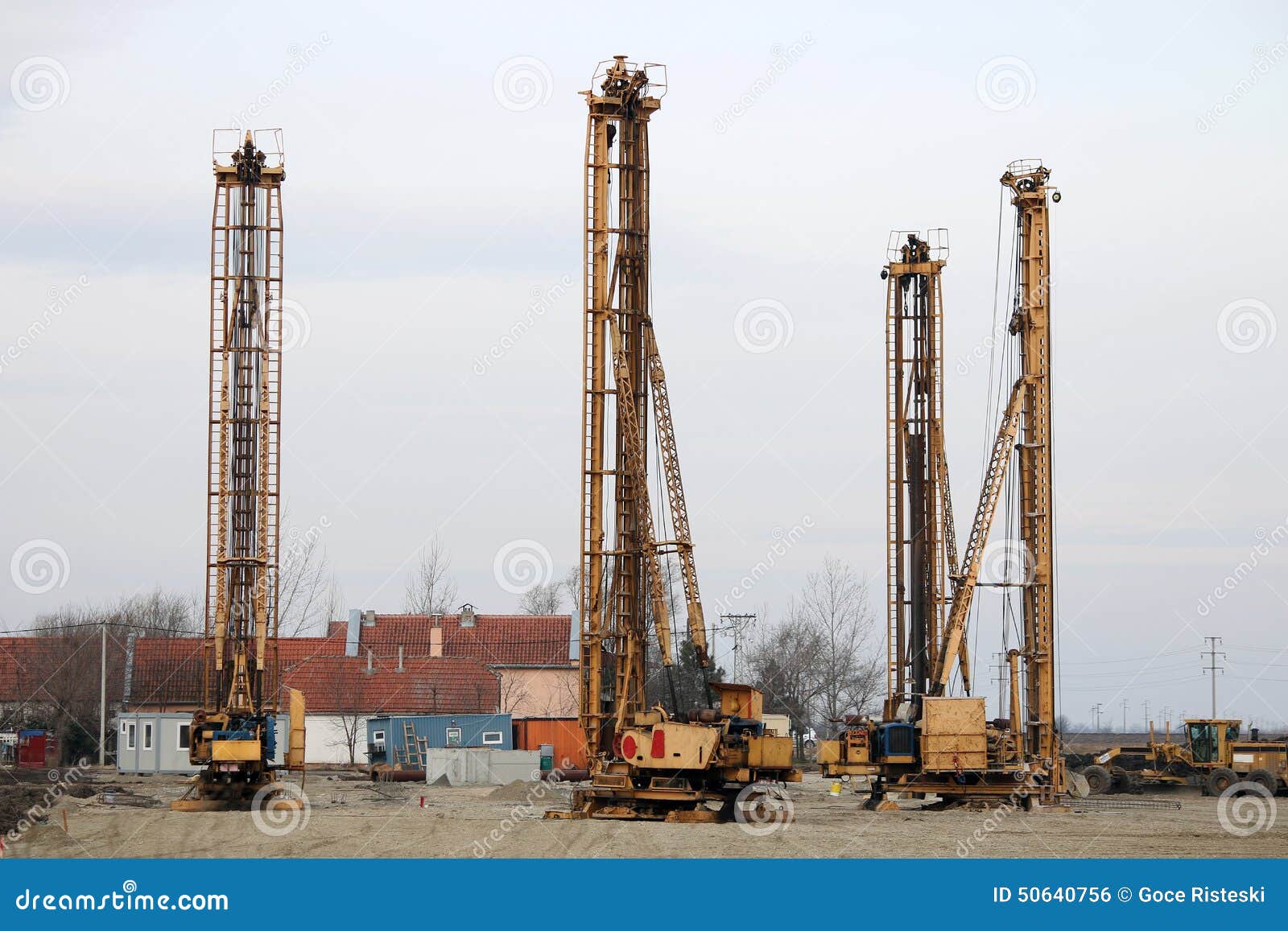 Foreuses Hydrauliques Sur Le Chantier De Construction Photo stock ...