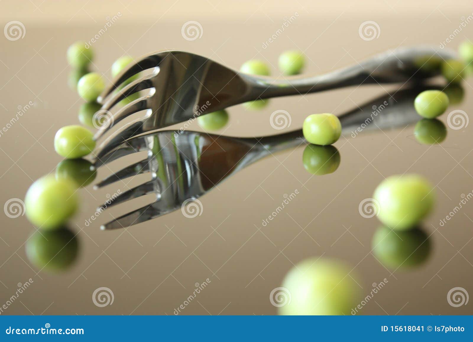 Fork with green peas stock image. Image of green, vegetarians - 15618041