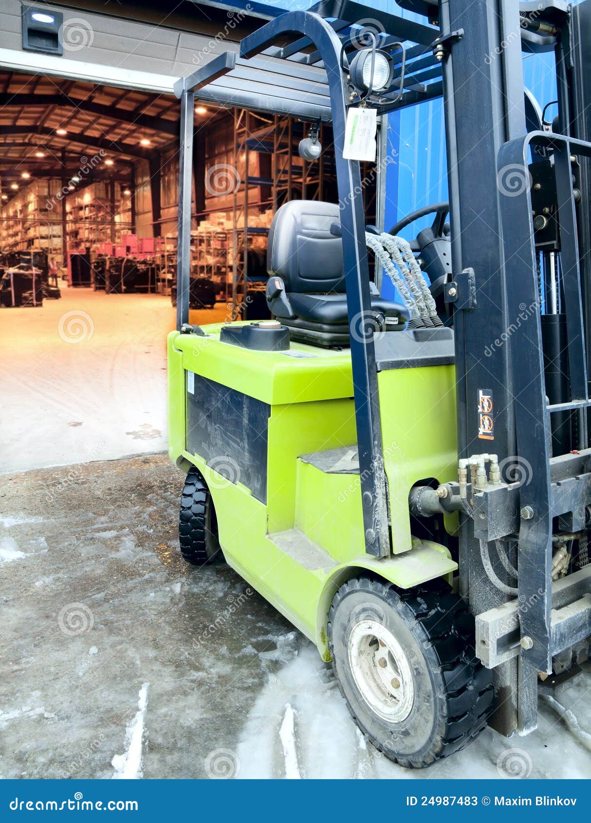 Forklift at Large Warehouse Stock Image - Image of industry, loading ...