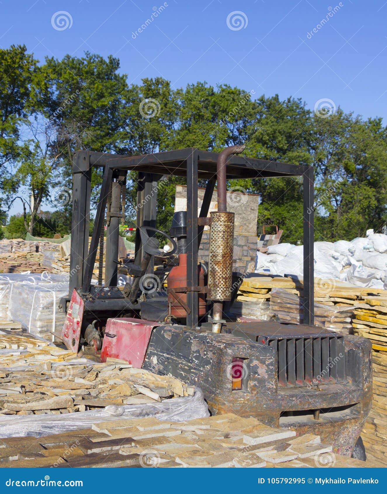 Loading Truck Material Stock Images - Download 1,411 Royalty Free Photos