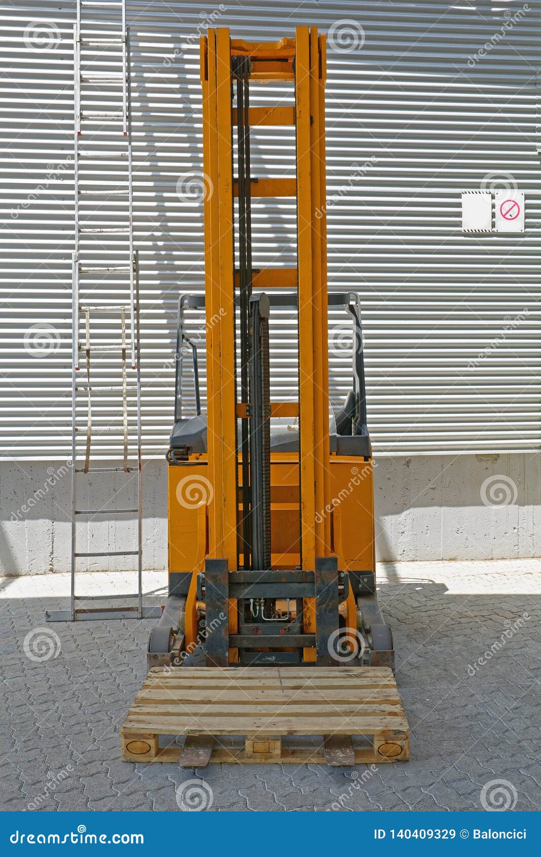 Forklift Stacker Loader Construction Showing Joists Trusses Royalty ...