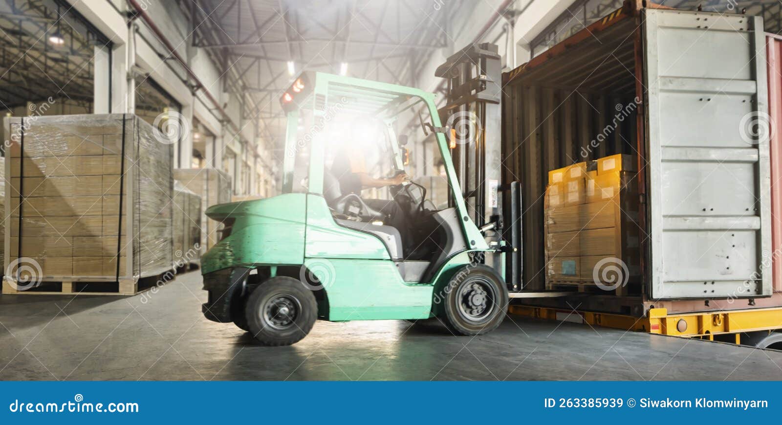 Truck Loader Excavating Gravel And Construction Aggregates ...