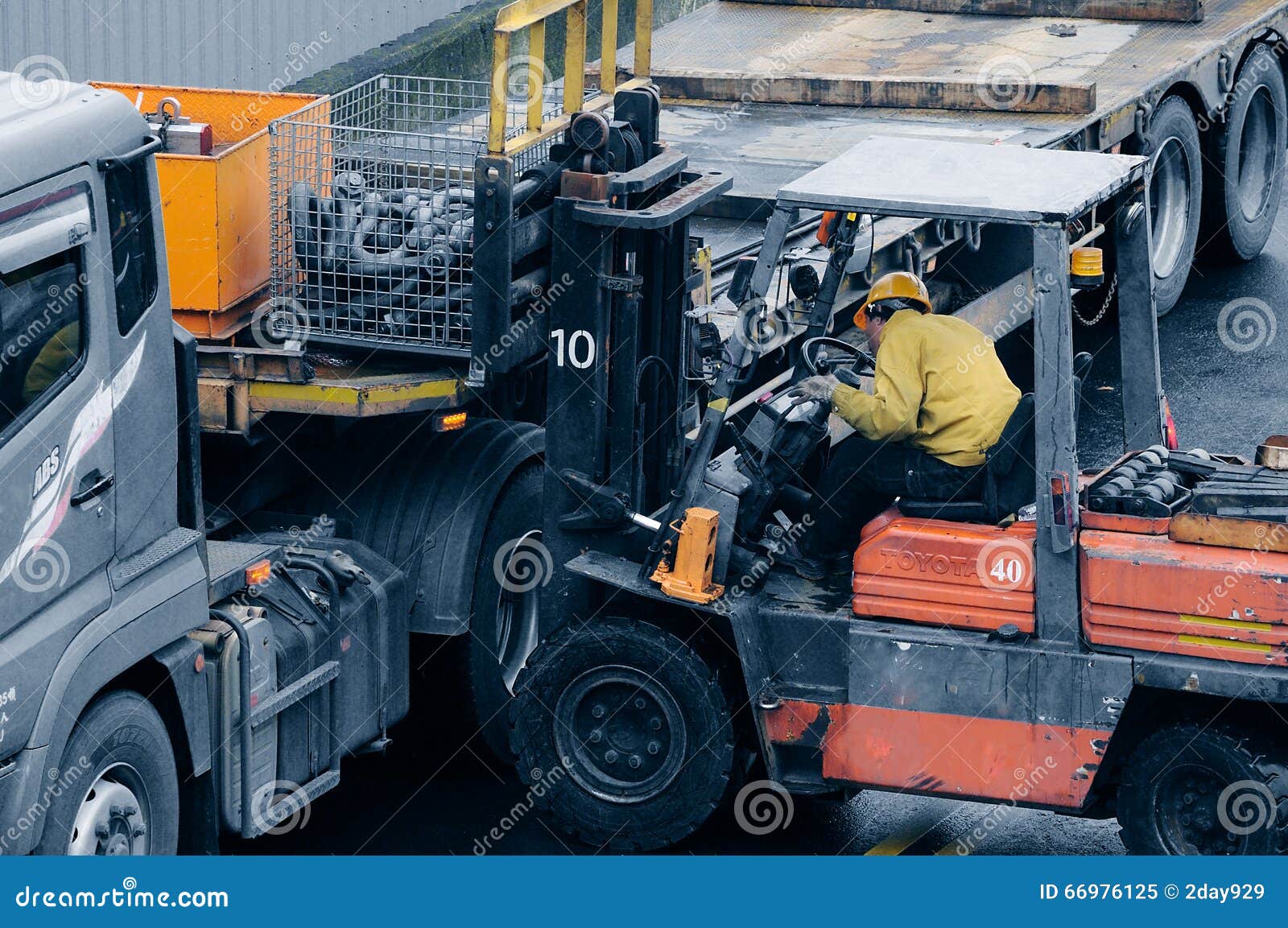 Forklift and Worker in Taiwan Editorial Image - Image of delivering ...