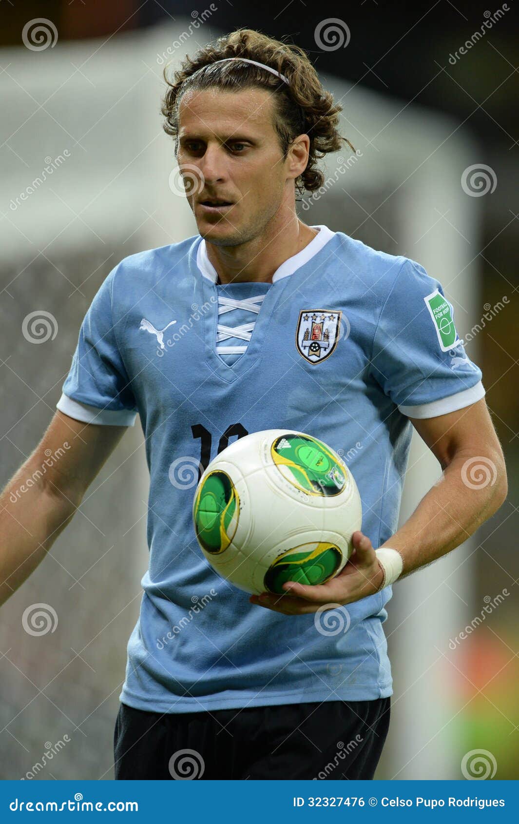 Forlan redaktionelles foto. Bild von spieler, stadion - 32327476
