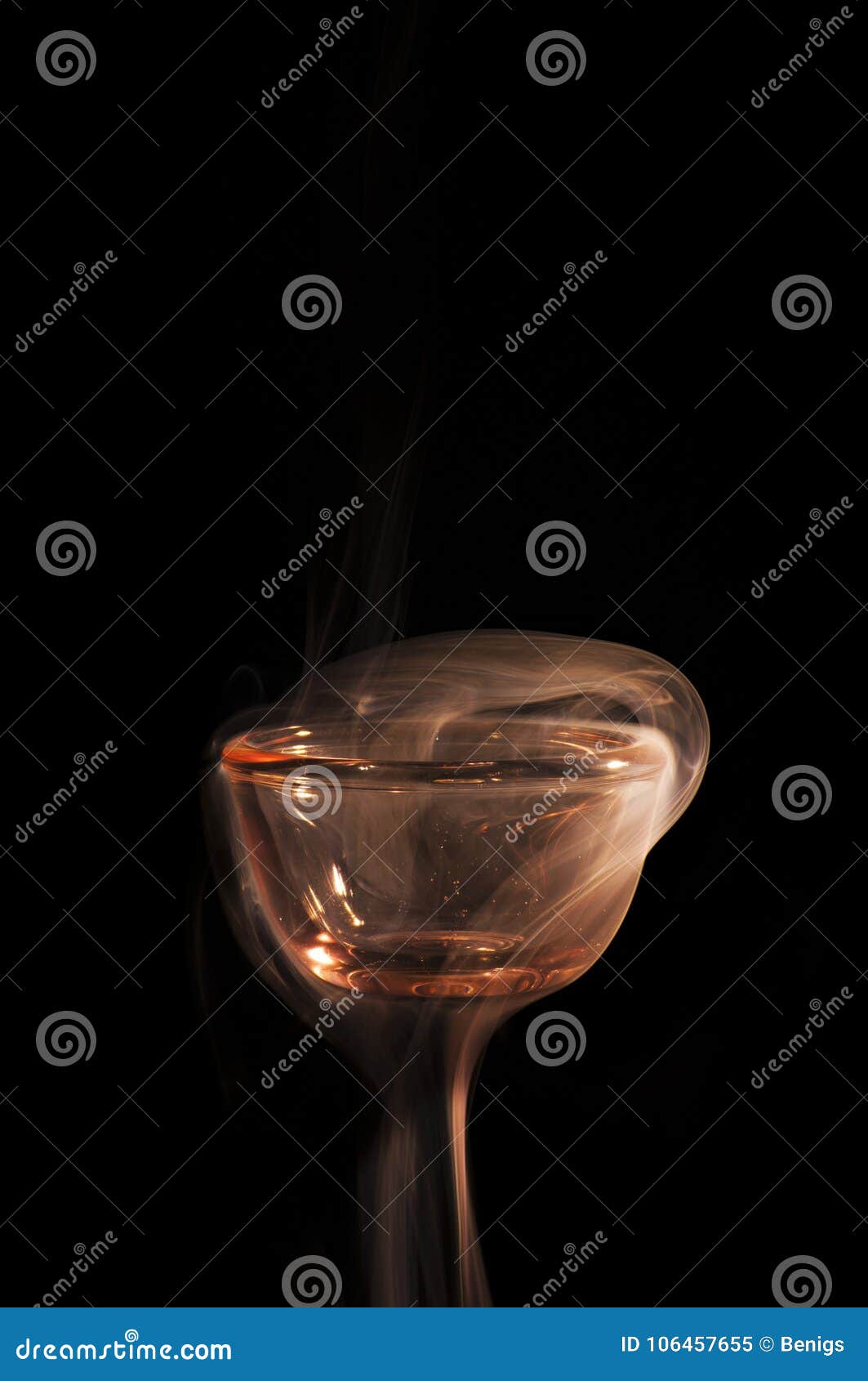 Forma De La Copa De Vino Del Humo Imagen de archivo - Imagen de vino ...