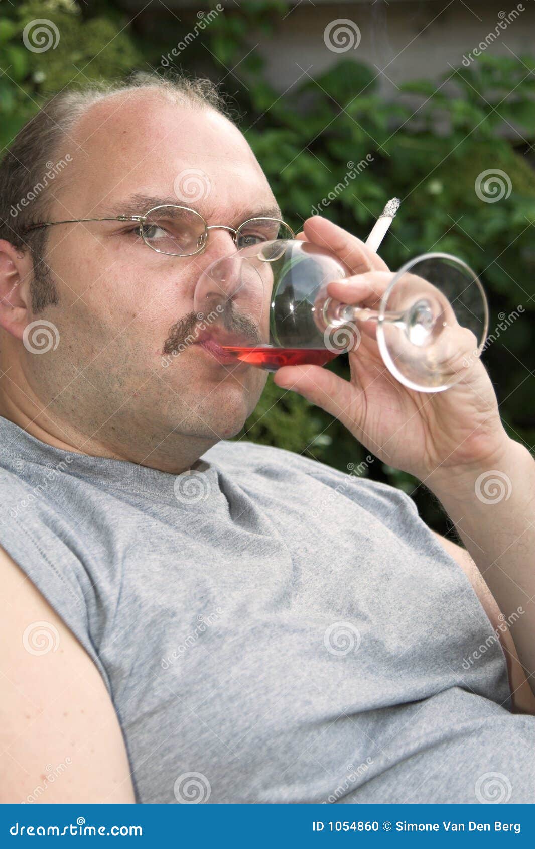 Forma de vida malsana foto de archivo. Imagen de humo - 1054860