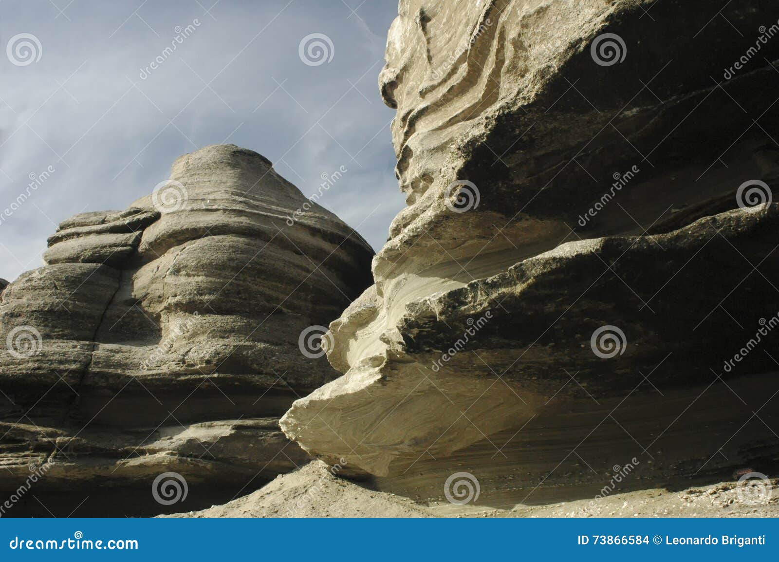 Forma sinuosa de la roca foto de archivo. Imagen de forma - 73866584