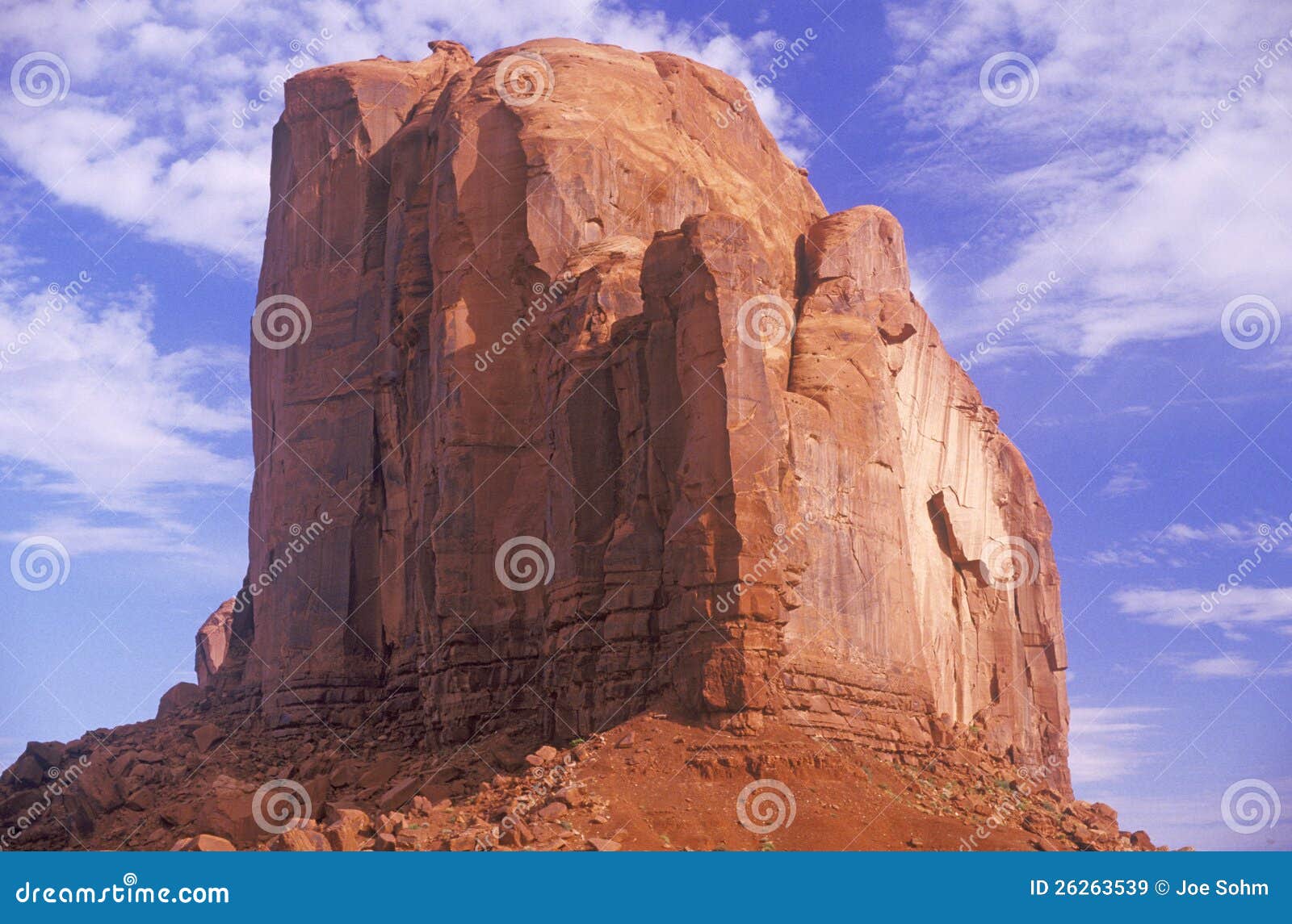 Formación de roca grande, imagen de archivo. Imagen de travieso - 26263539