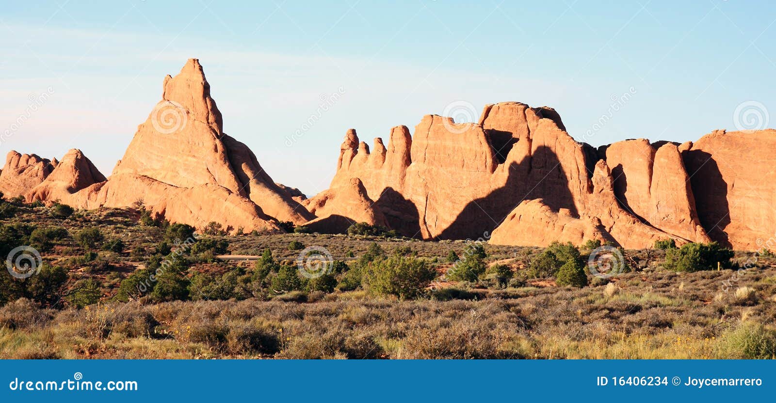 Formaciones De La Piedra Arenisca Roja Foto de archivo - Imagen de mesa ...
