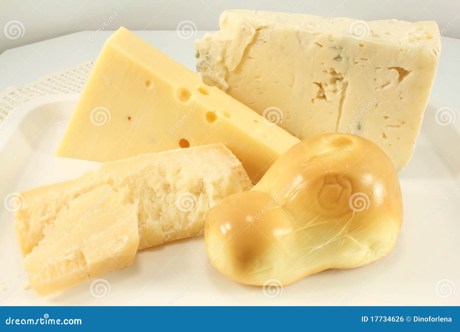 Formaggi Assorted fotografia stock. Immagine di parmigiano - 17734626