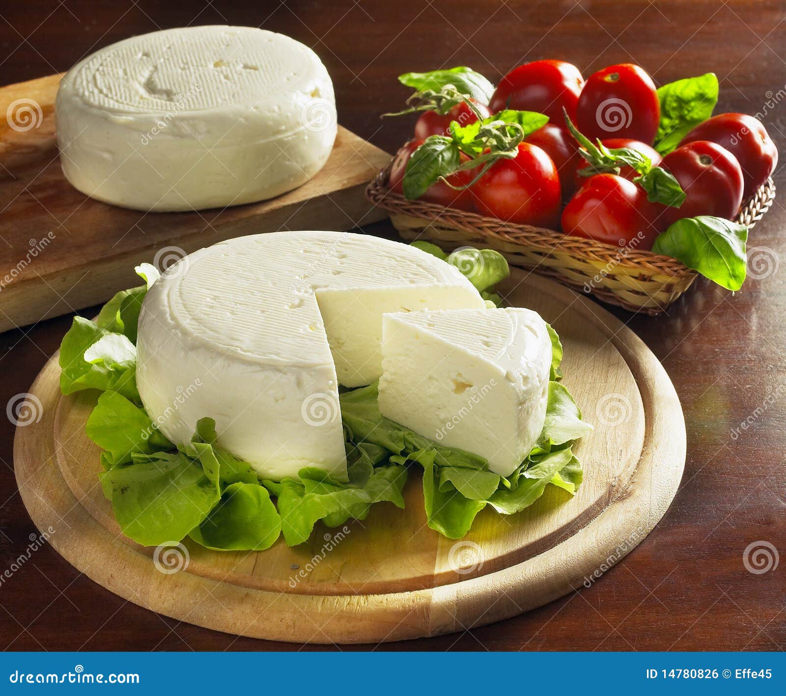 Formaggio Cremoso Della Latteria Fotografia Stock - Immagine di isolato ...