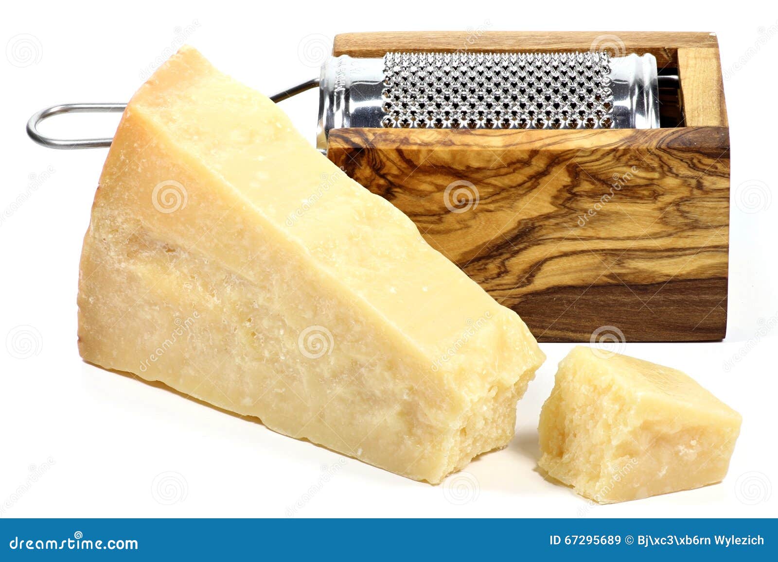 Formaggio duro italiano immagine stock. Immagine di stridente - 67295689