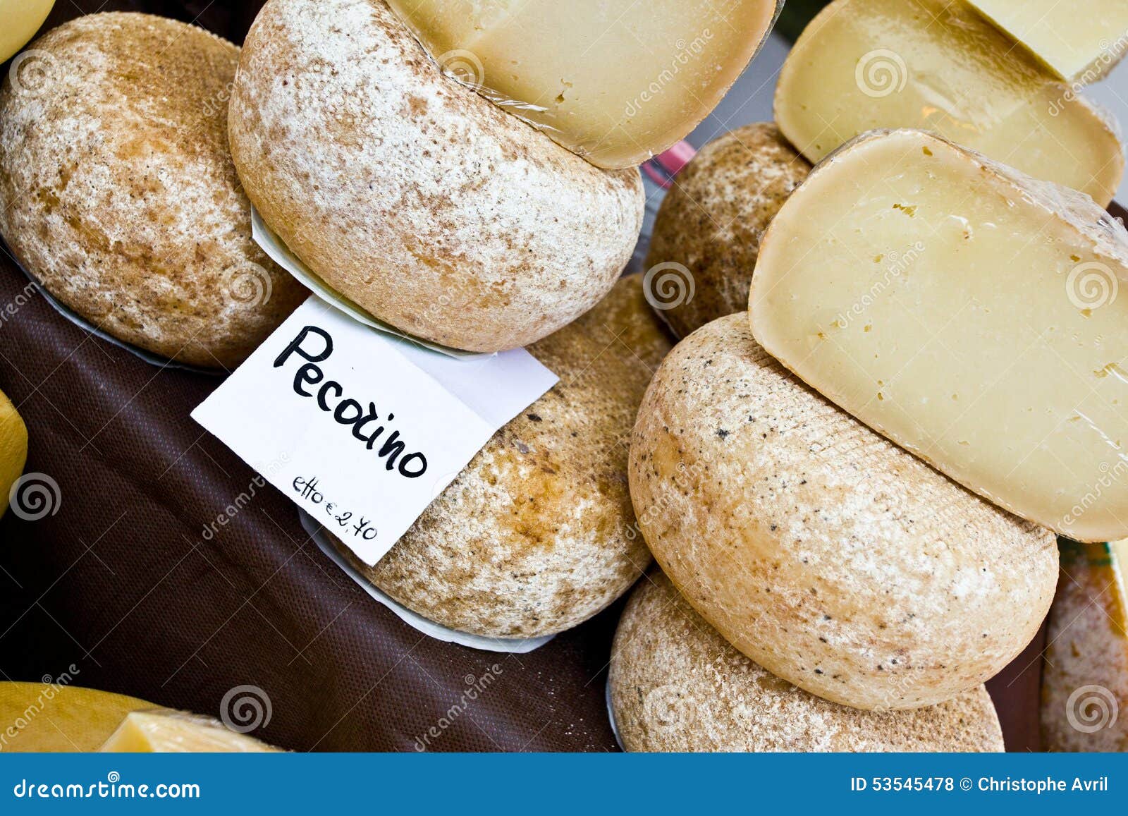 Formaggio italiano fotografia stock. Immagine di taglio - 53545478