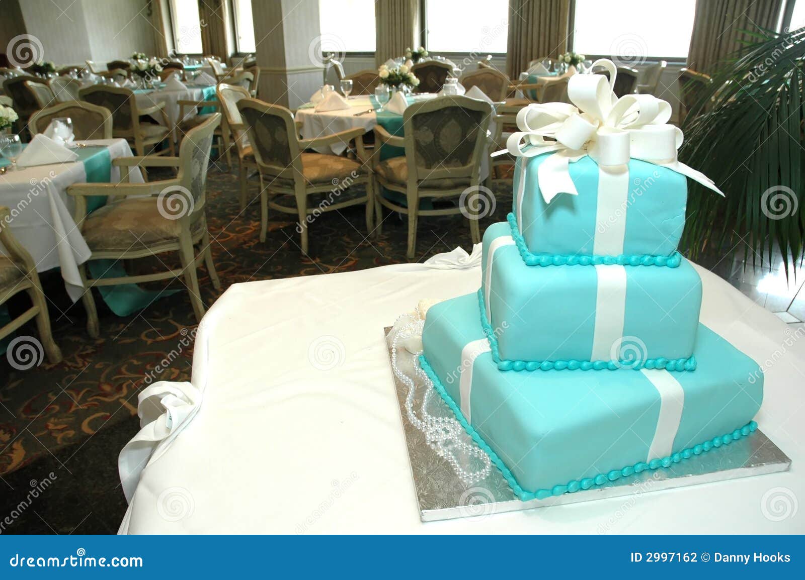 Formal Birthday Cake Stock Photo | CartoonDealer.com #2997162