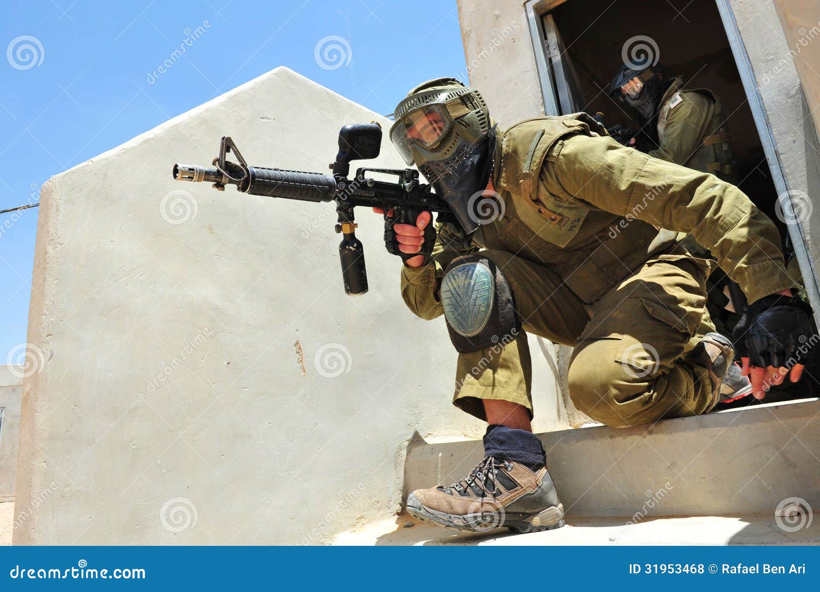 Formation de Paintball photo stock éditorial. Image du armée - 31953468