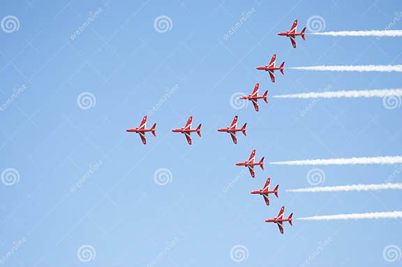 Formation Flight Red Arrows Stock Image - Image of wing, airforce: 337425