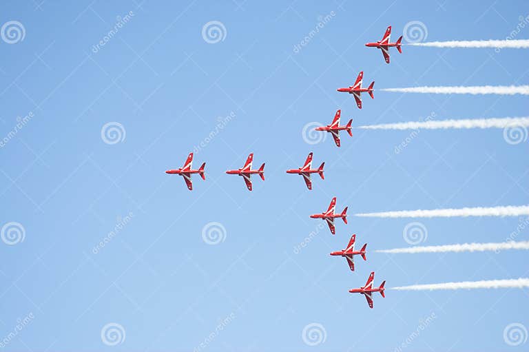 Formation Flight Red Arrows Stock Image - Image of wing, airforce: 337425