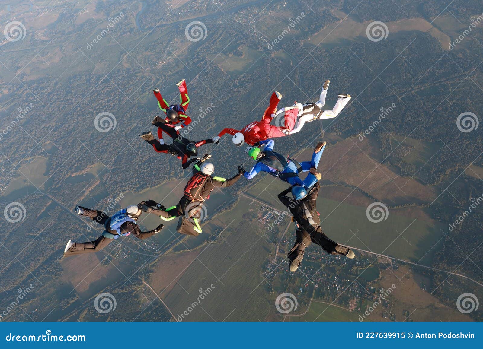 Formation Skydiving. Skydivers are Falling in the Sky. Editorial Image ...