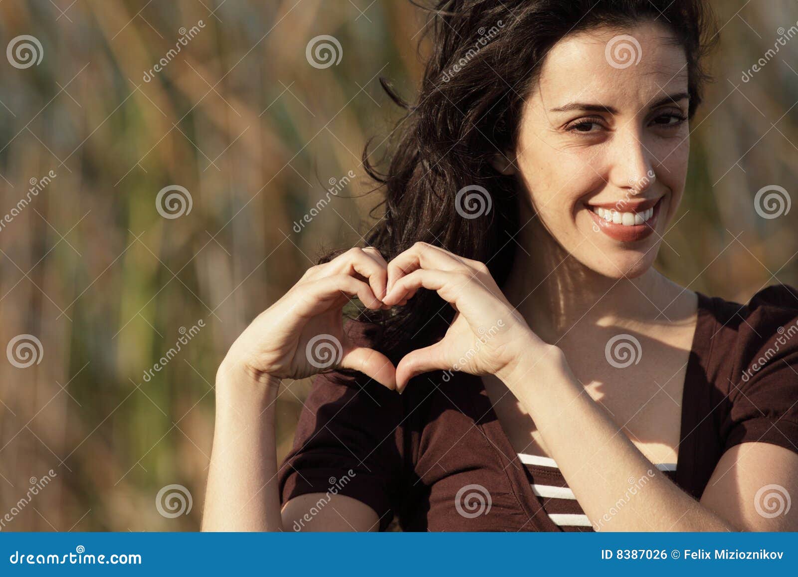 Forme de coeur photo stock. Image du personne, heureux - 8387026