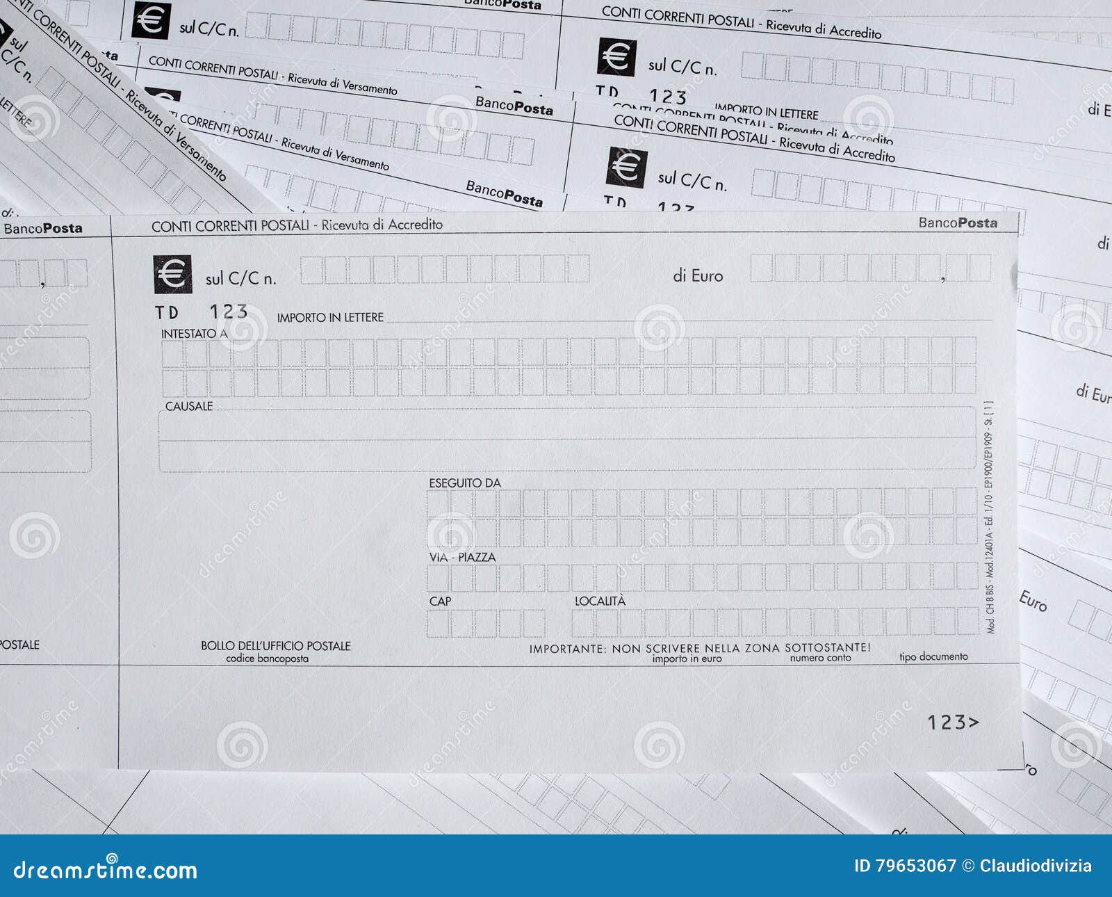 Forme de mandat-poste photographie éditorial. Image du formes - 79653067