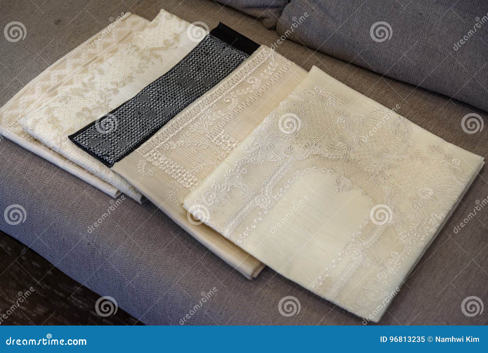 Formeel Overhemd En Nationale Kleding Barong Tagalog Stock Afbeelding ...