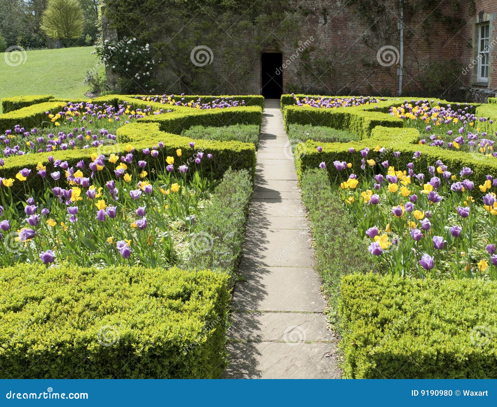 Formele Engelse Tuin in De Lente Stock Foto - Image of mooi, landschap ...