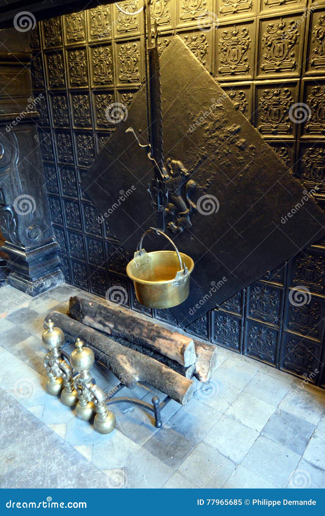 Former cave of open fire. stock image. Image of cauldron - 77965685