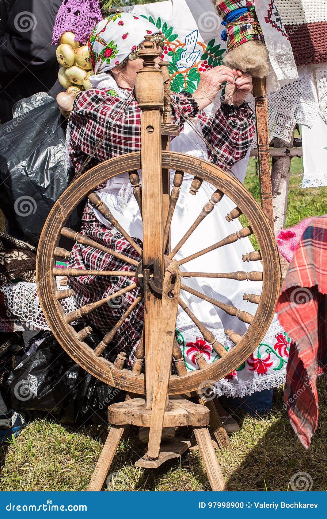 Former Russian Spinning Wheel for Thread Editorial Image - Image of ...