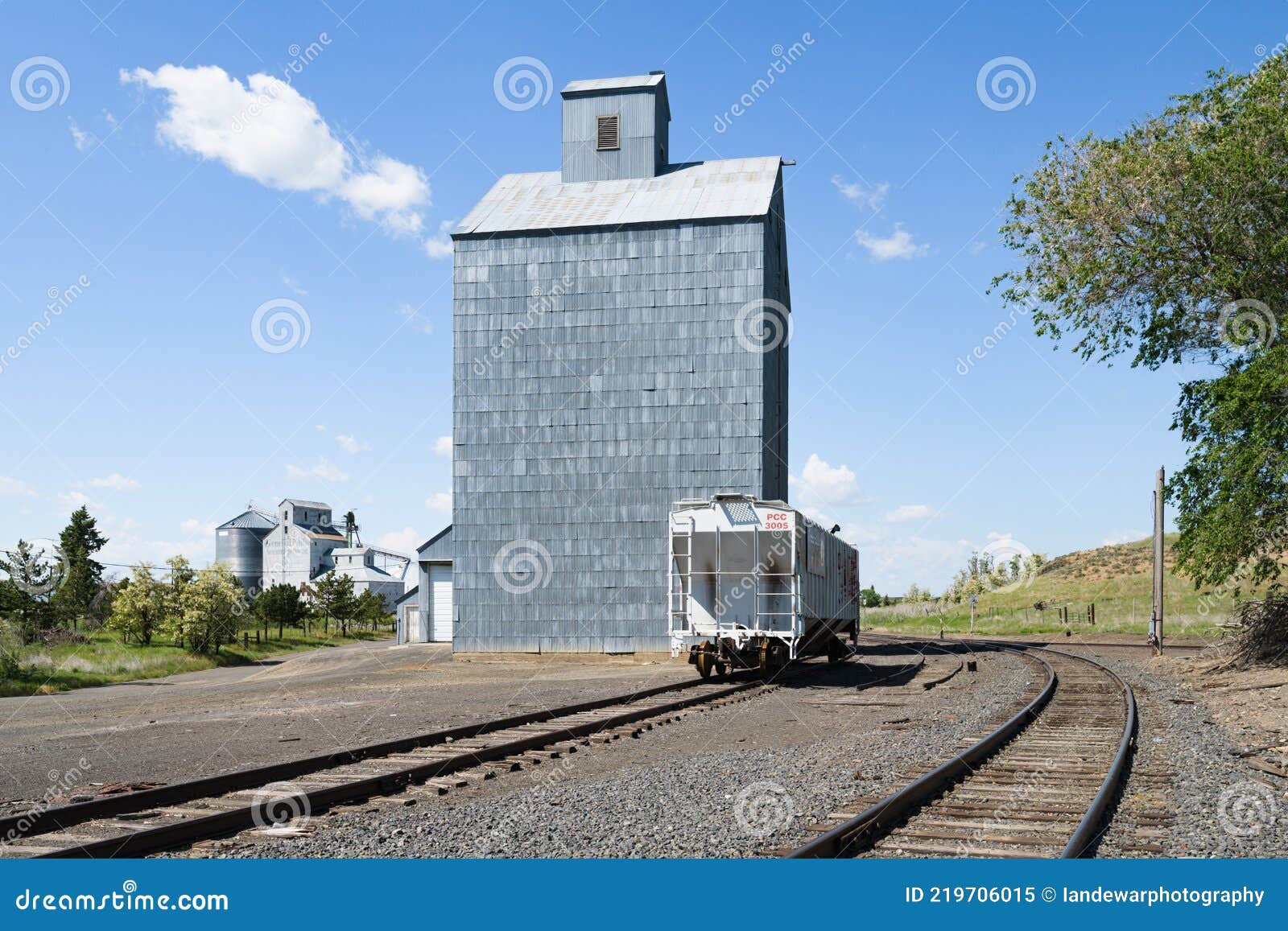 Former Winona Washington Grain Elevator Prior To Fire Editorial Image ...