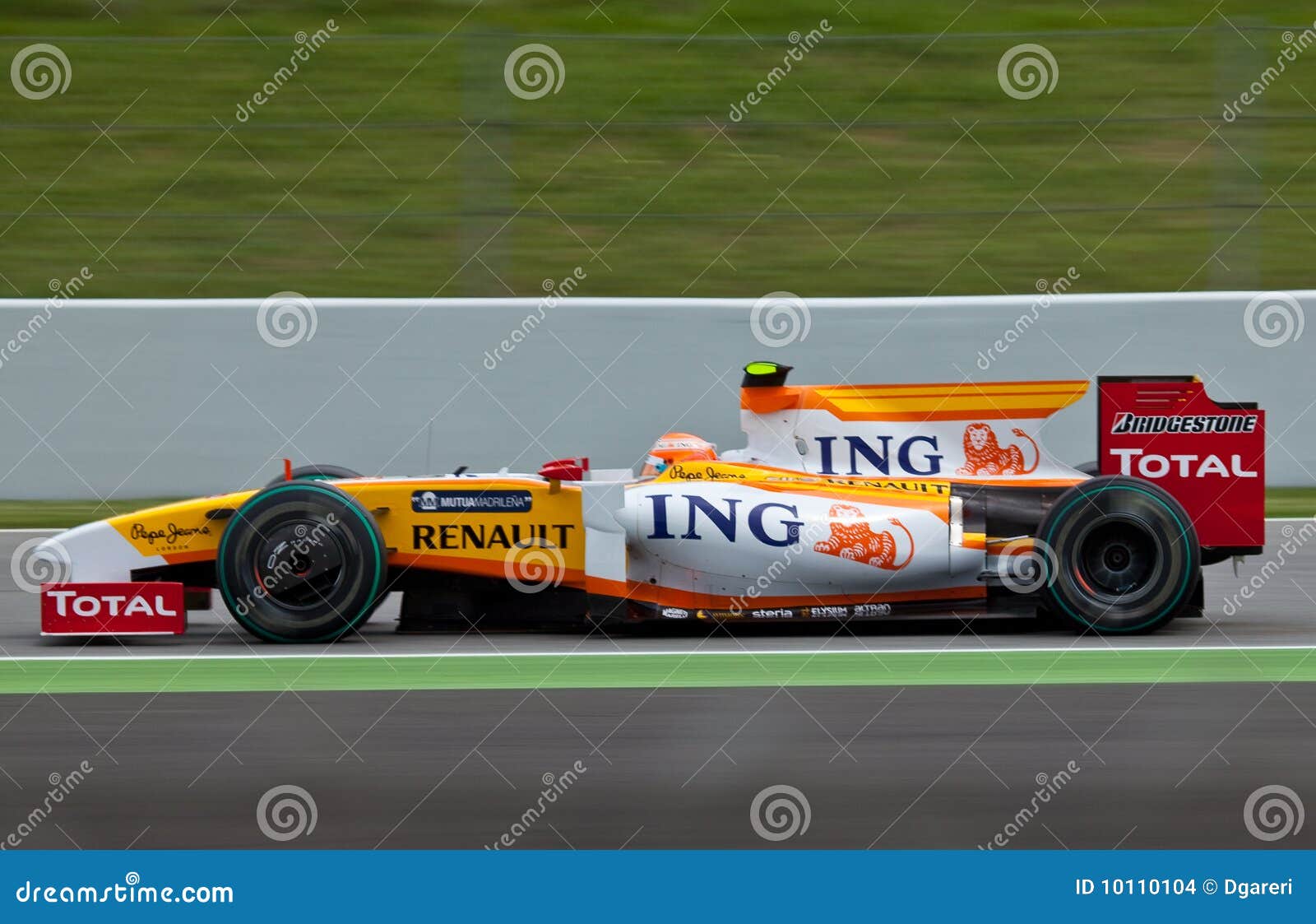 Formula 1 Team: Renault editorial stock image. Image of curve - 10110104