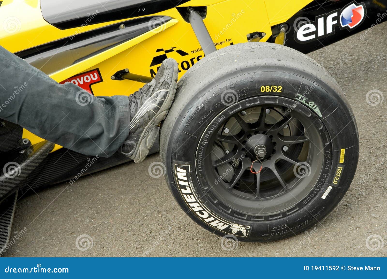 Formula Renault editorial photography. Image of shoe - 19411592