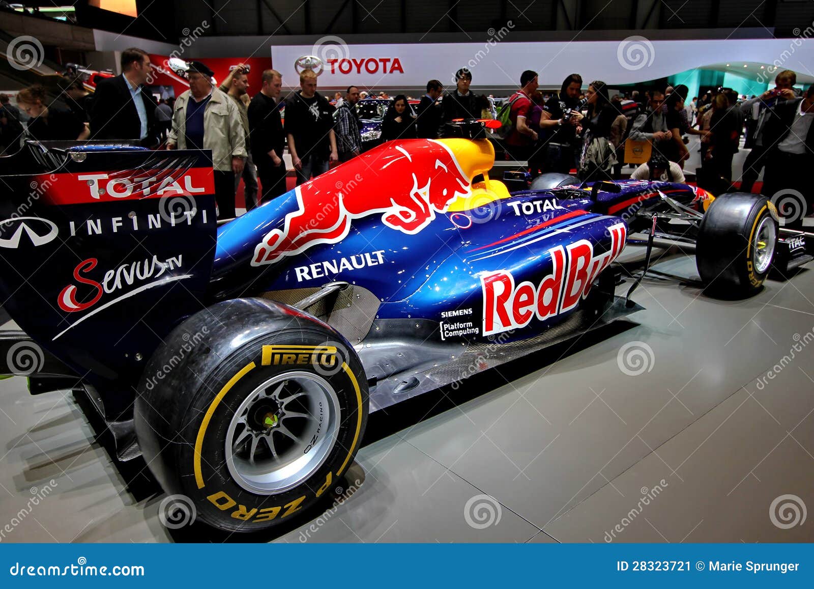 Formule 1 Van Renault Van Redbull Redactionele Foto - Image of renault ...