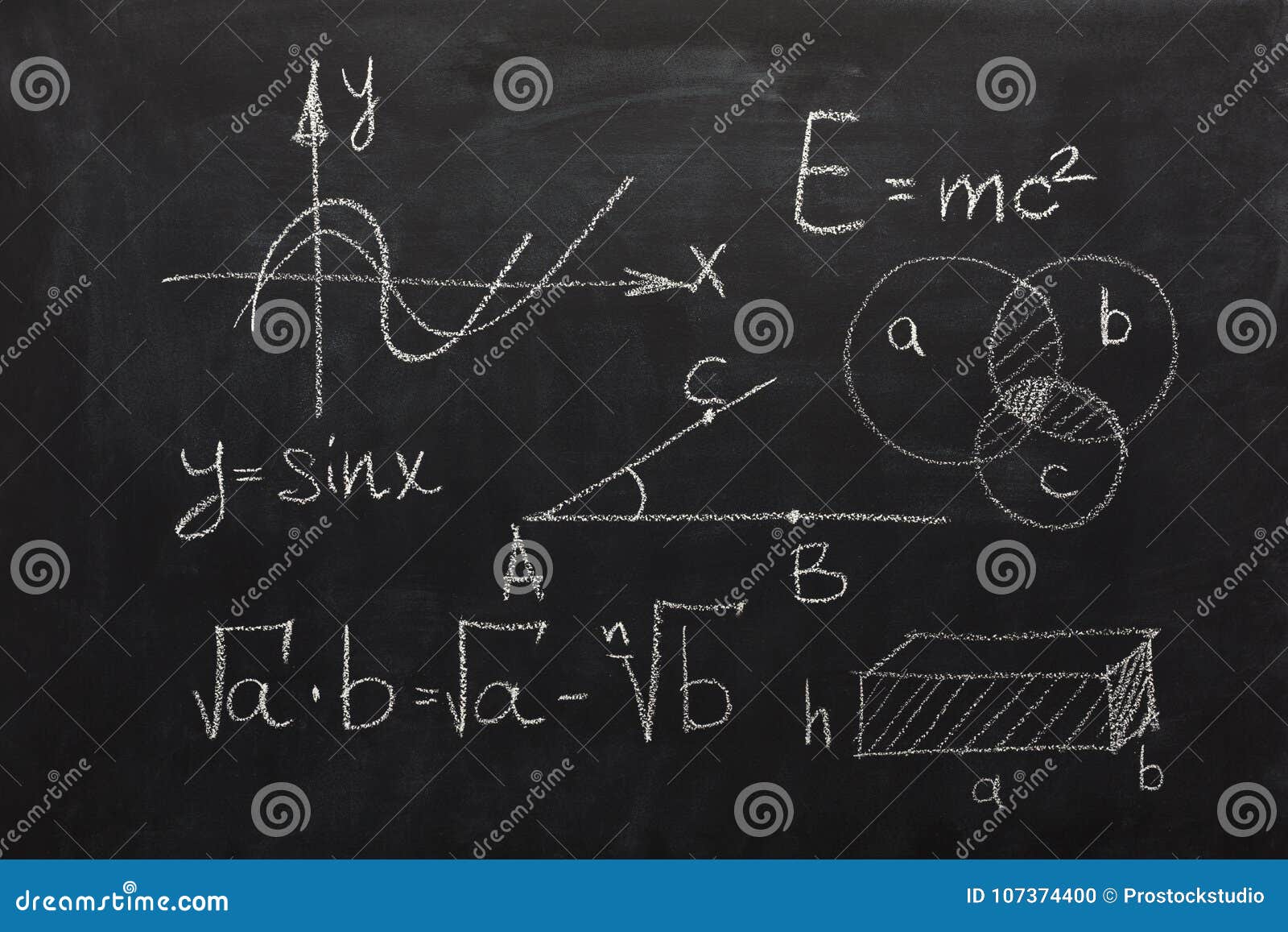 Formules De Maths Sur Le Tableau Noir Photo stock - Image du retrait ...