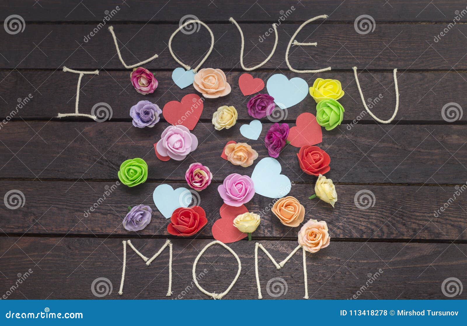 Formung Des Wortes: Ich Liebe MUTTER Auf Hintergrund Stockfoto - Bild ...