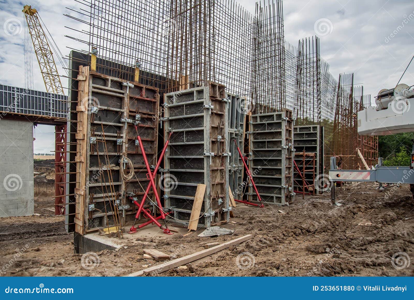 Formwork Panels Stock Image | CartoonDealer.com #252155041