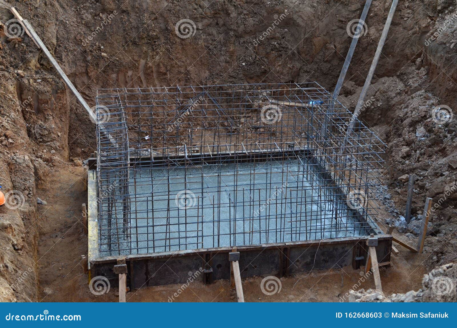 Formwork Solutions for Reinforced Concrete Construction in the during ...