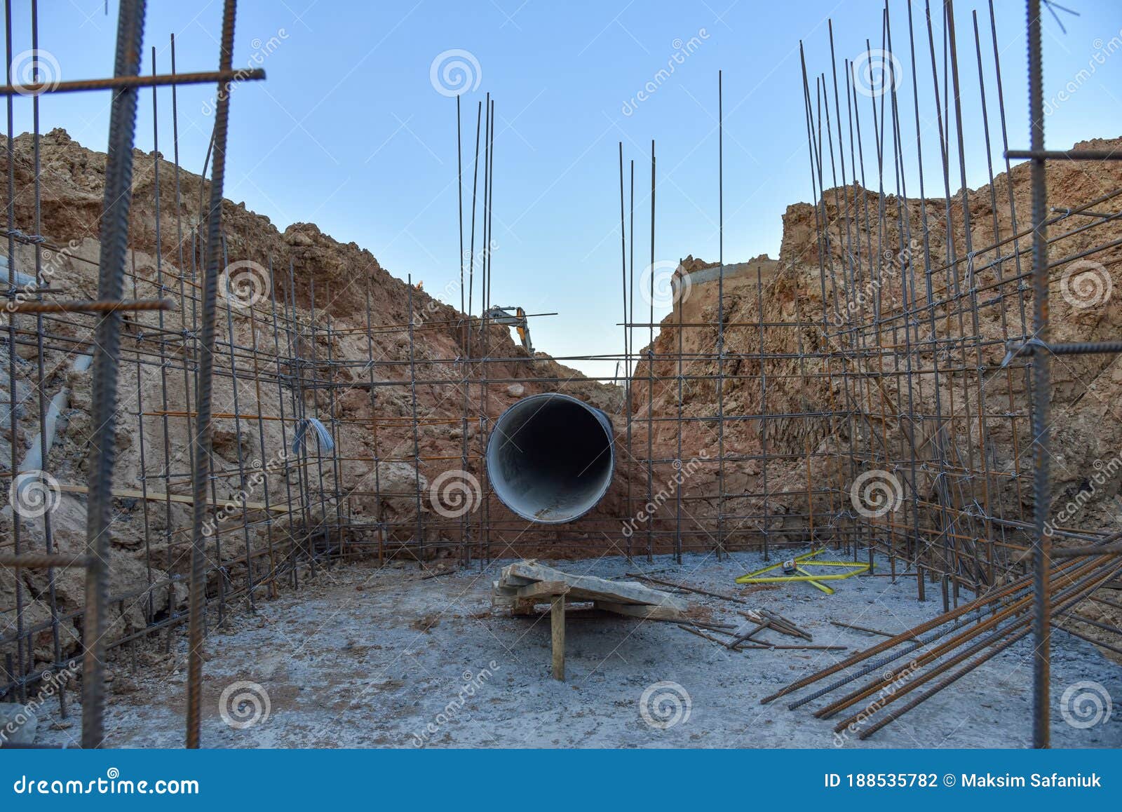 Formwork Solutions For Reinforced Framed Superstructure. Construction ...