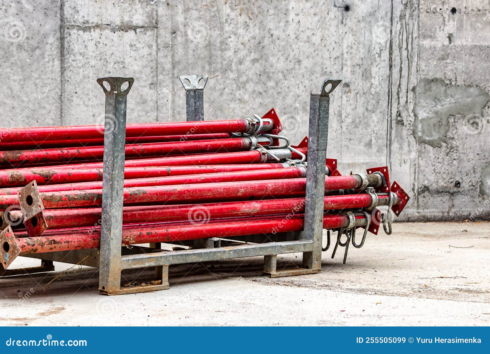Formwork Supports the Second Floor of a Monolithic Building ...