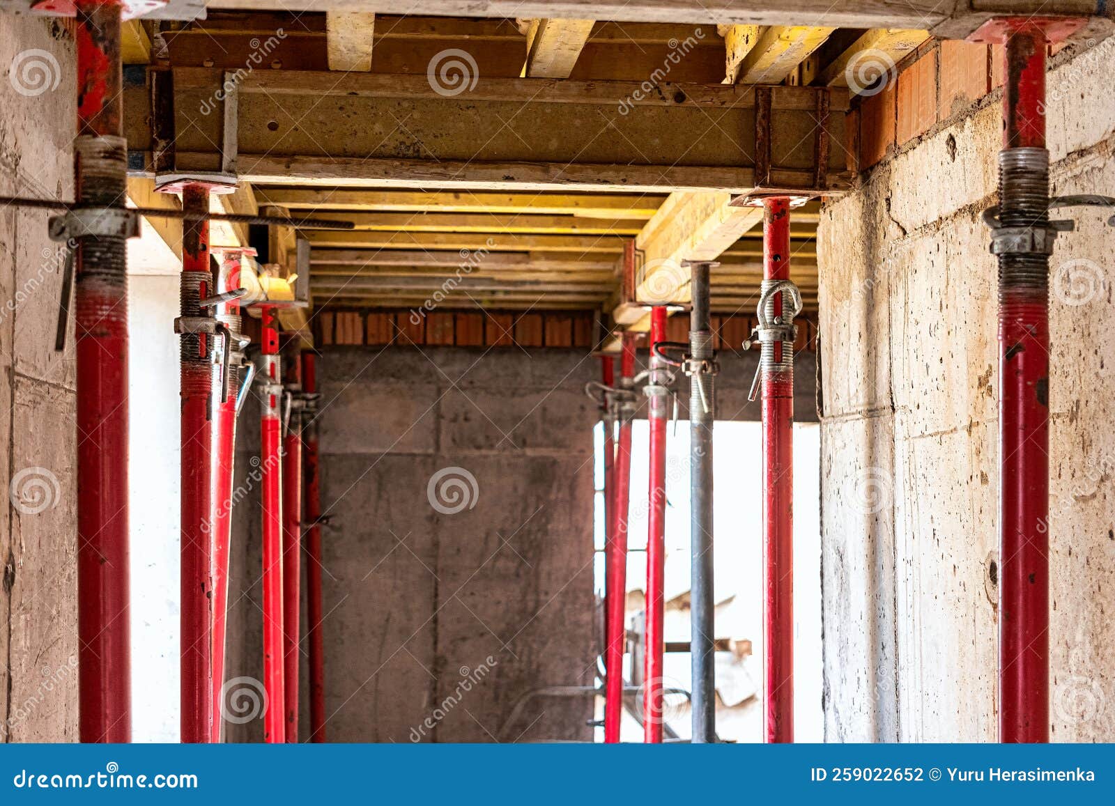 Formwork Supports the Second Floor of a Monolithic Building ...